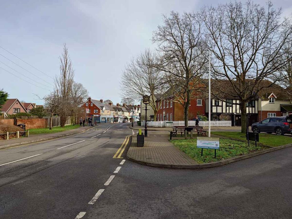 FARNBOROUGH VILLAGE : Things To Do, Places To Eat & Outdoor Activities