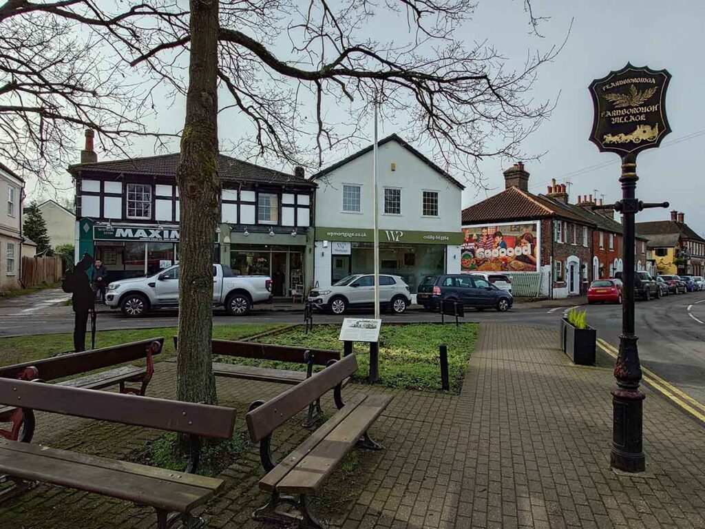FARNBOROUGH VILLAGE : Things To Do, Places To Eat & Outdoor Activities